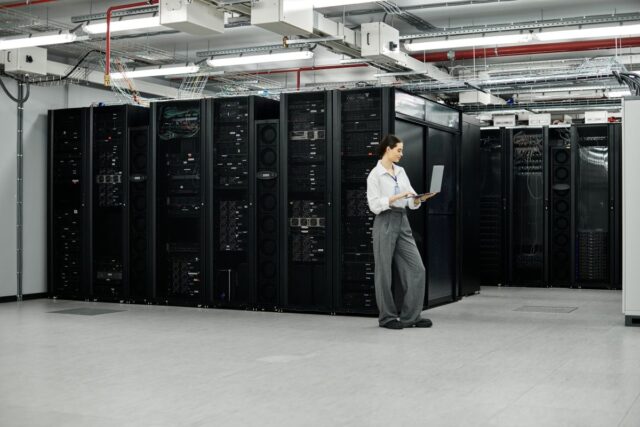 A Guide to Data Center Liquid Cooling - Ambient